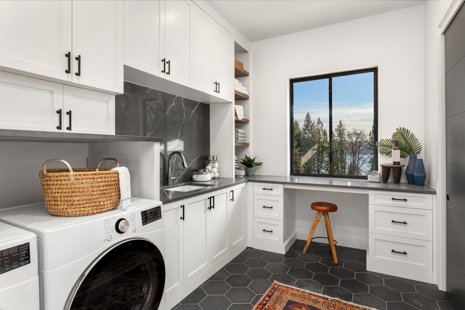 Creating a Fabulous Laundry Room: Trends and Tips for a Well-Run ...